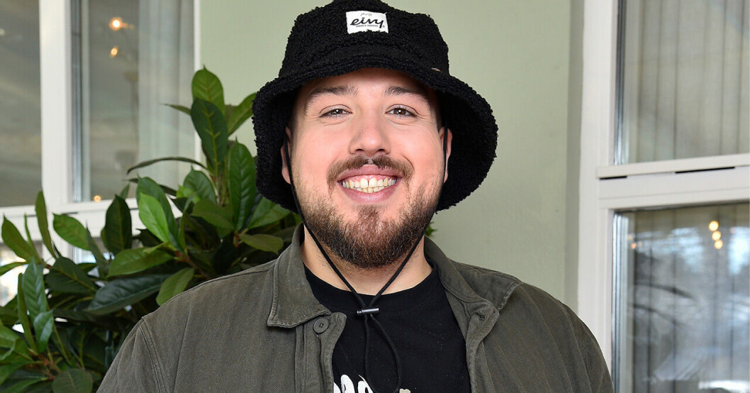 Anis Don Demina visar upp kärleksresan med nya flickvännen | Hänt