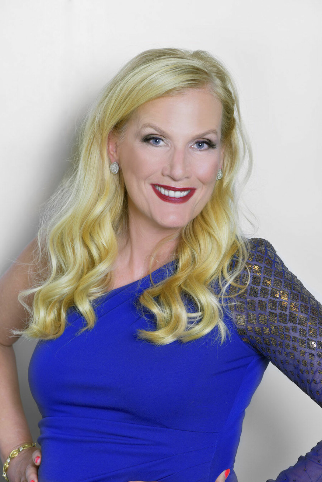 Följarna häpnar efter Gunillas bild – likheten med dottern | Hänt